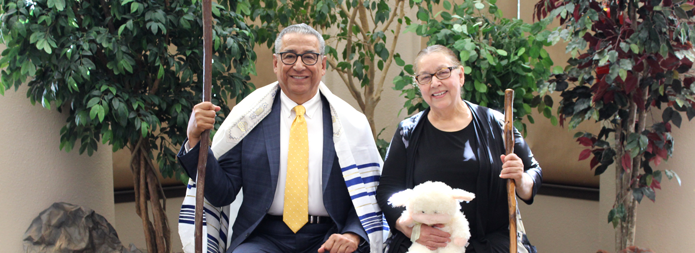 pastores Principales - Ministerios Encuentro & Conexion